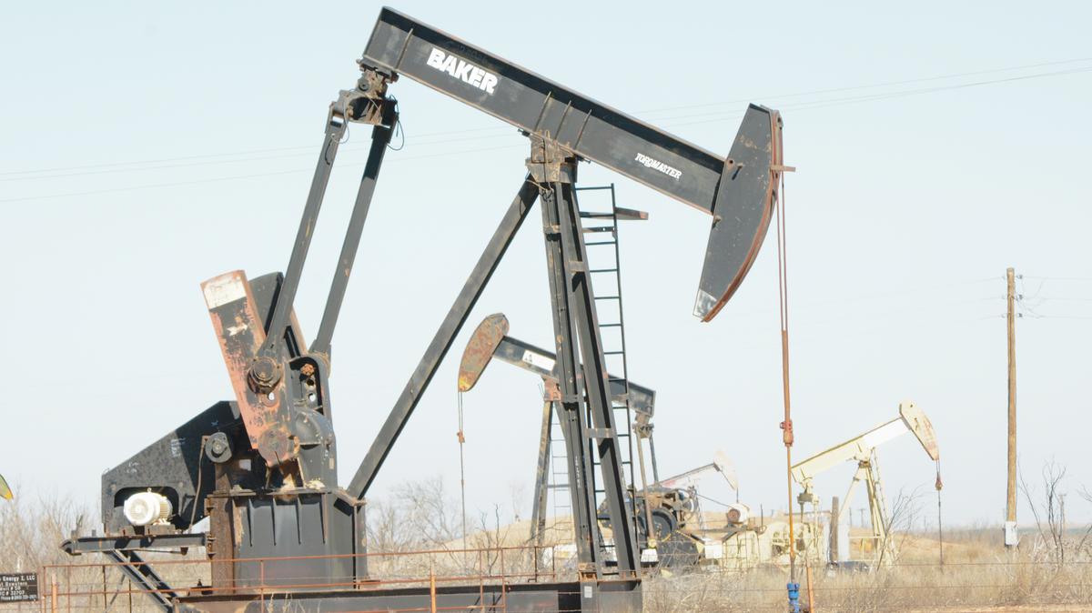 Dallas Fed survey shows oil industry contraction in fourth quarter, led ...