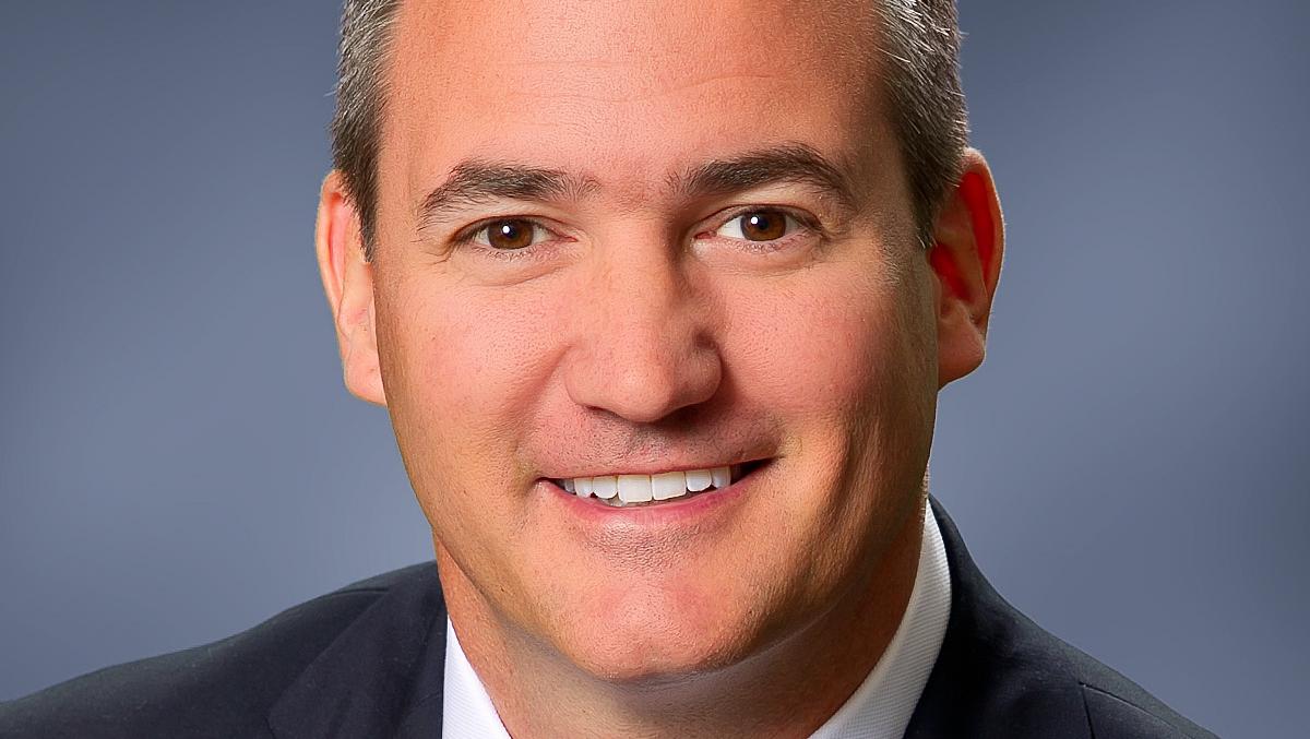 How one man climbed to the top of Seattle’s banking industry with no ...