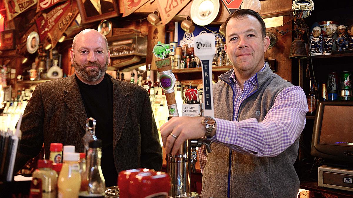 Atlanta restaurants: Manuel's Tavern hampered by inflation, pandemic ...