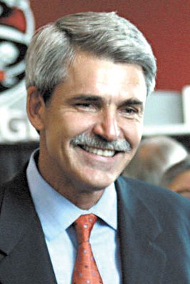 Raymond James Financial CEO Paul Reilly's compensation jumps 10 percent ...