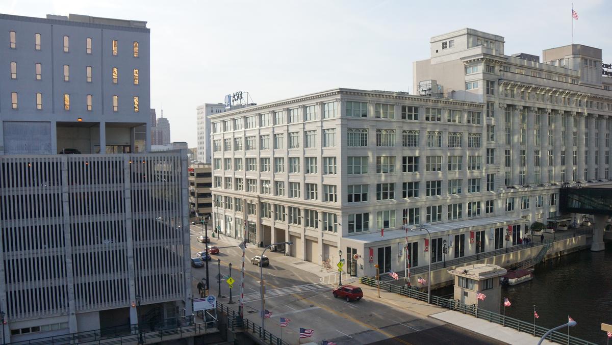 Sale of Extendicare leads to Milwaukee HQ closing, 287 layoffs ...