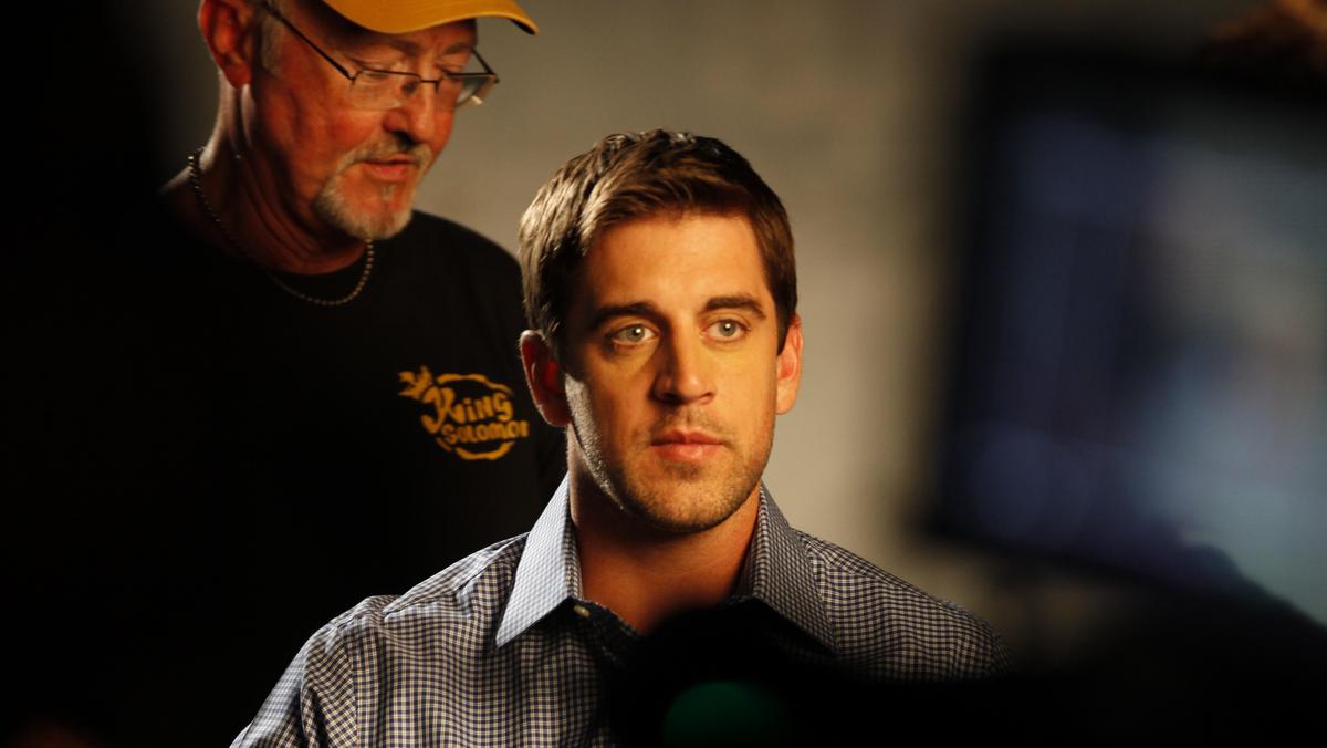 Aaron Rodgers still a star in latest State Farm TV spot - Milwaukee ...