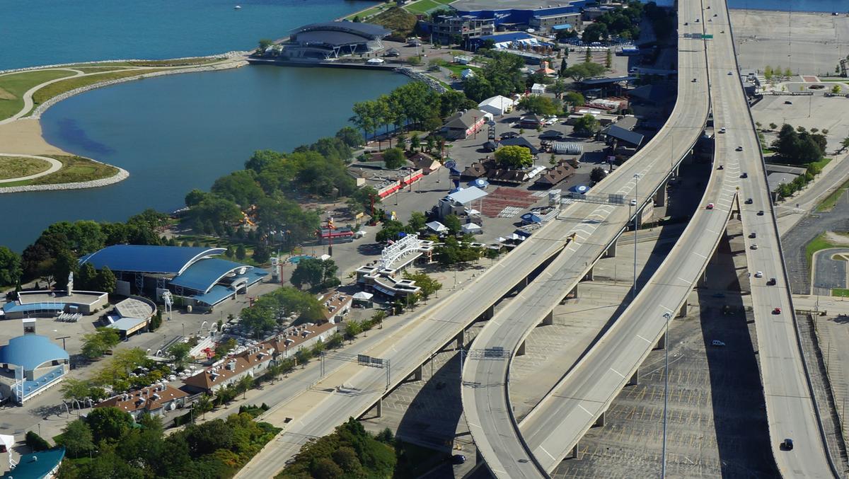 Lakefront Gateway opens space for new plaza at Summerfest's Mid Gate ...