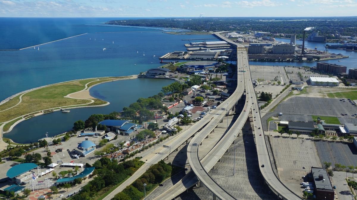 Lakefront Gateway opens space for new plaza at Summerfest's Mid Gate ...