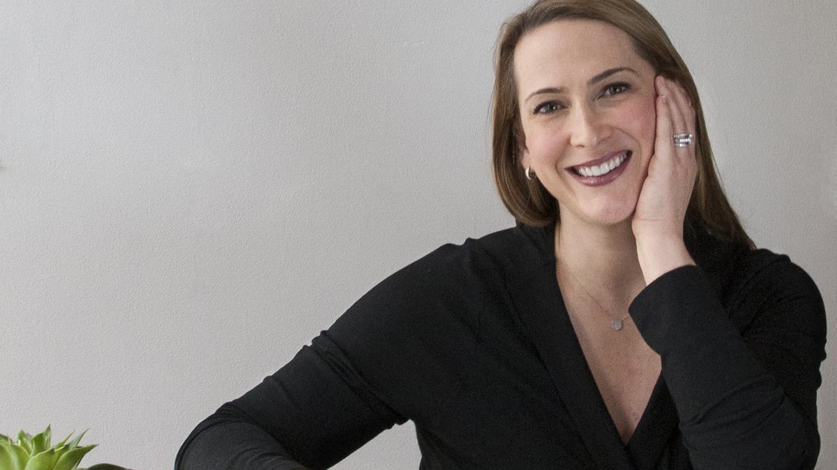 Zola’s new CMO Laura Holliday says every wedding is a viral marketing ...