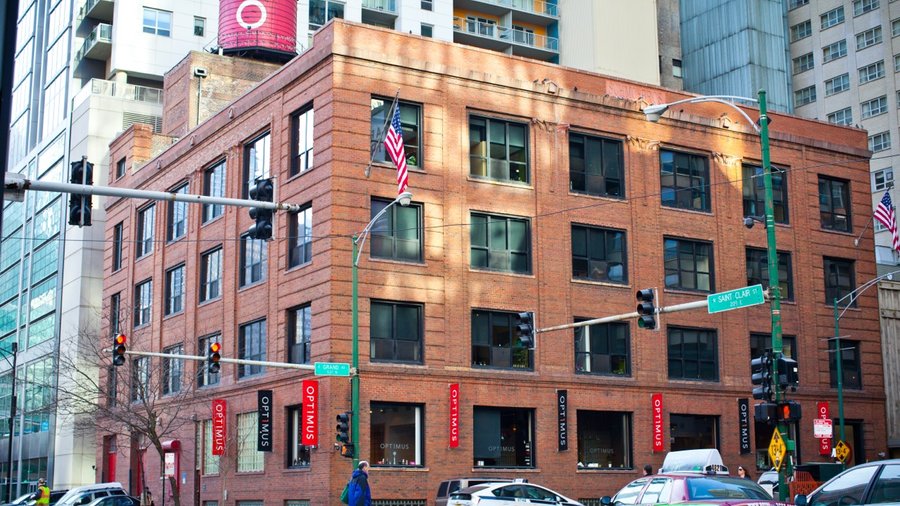 Optimus moving headquarters to a (very) high-profile address - Chicago ...