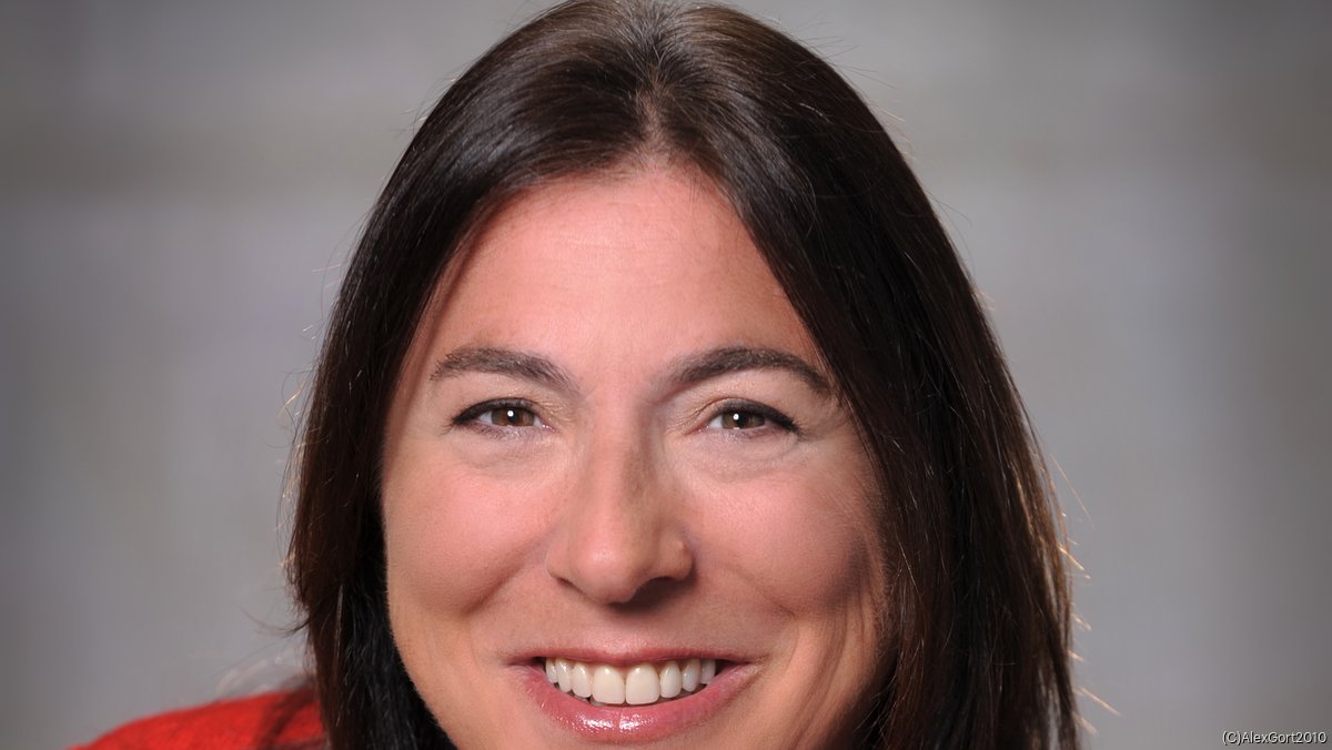 Here’s how these two Wells Fargo exec benefited from a two-way ...