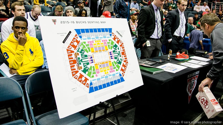 Milwaukee Bucks show off new logo, colors at fan viewing party ...