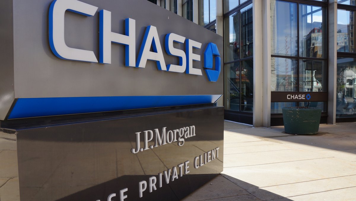 Milwaukee-area banks plan new branches – and a closure - Milwaukee ...