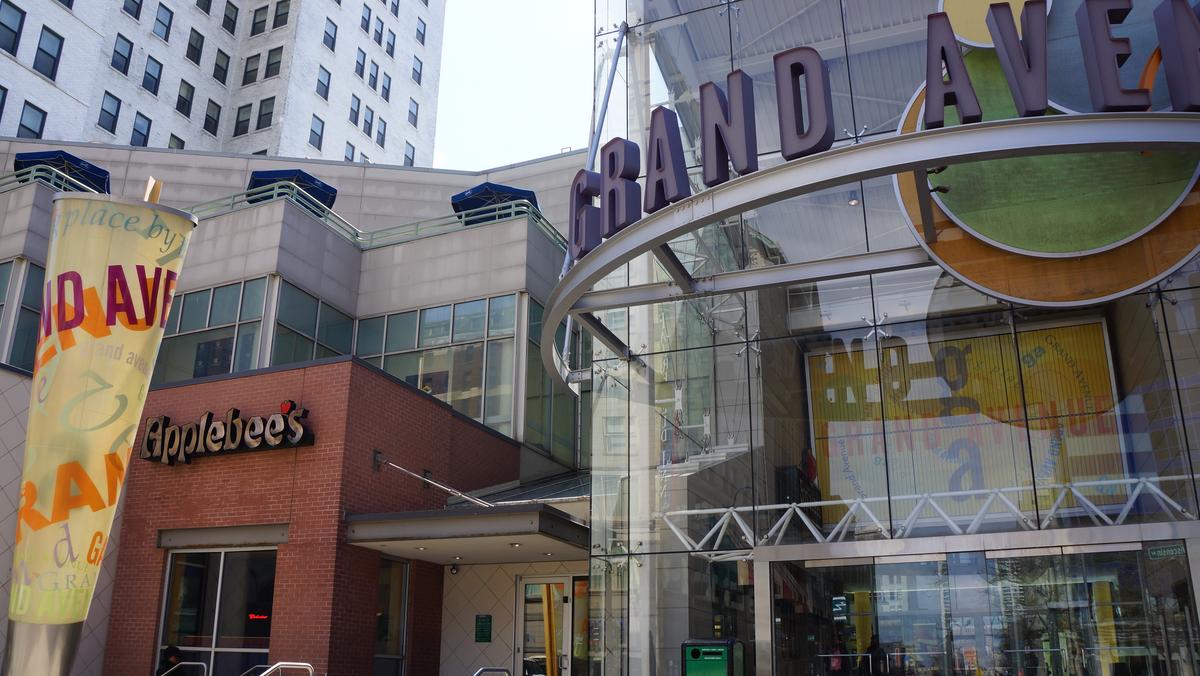Applebee's to close at The Shops of Grand Avenue - Milwaukee Business ...