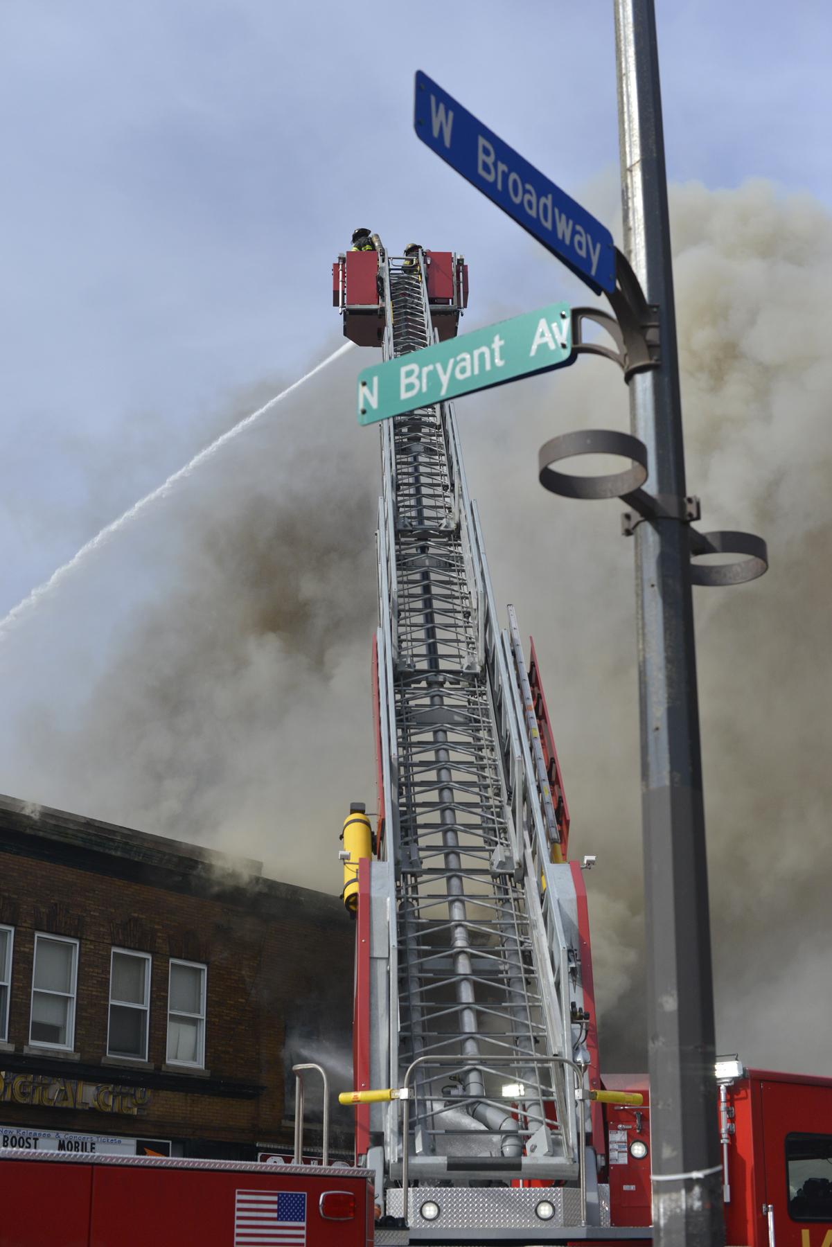 Minneapolis firefighters battle blaze at West Broadway commercial ...