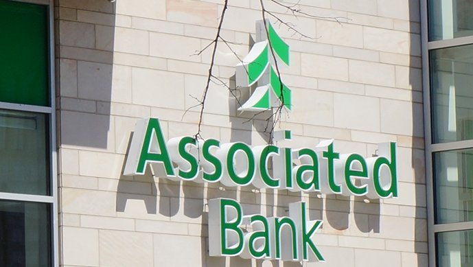 Associated Bank creates AI academy for Milwaukee youth - Milwaukee ...