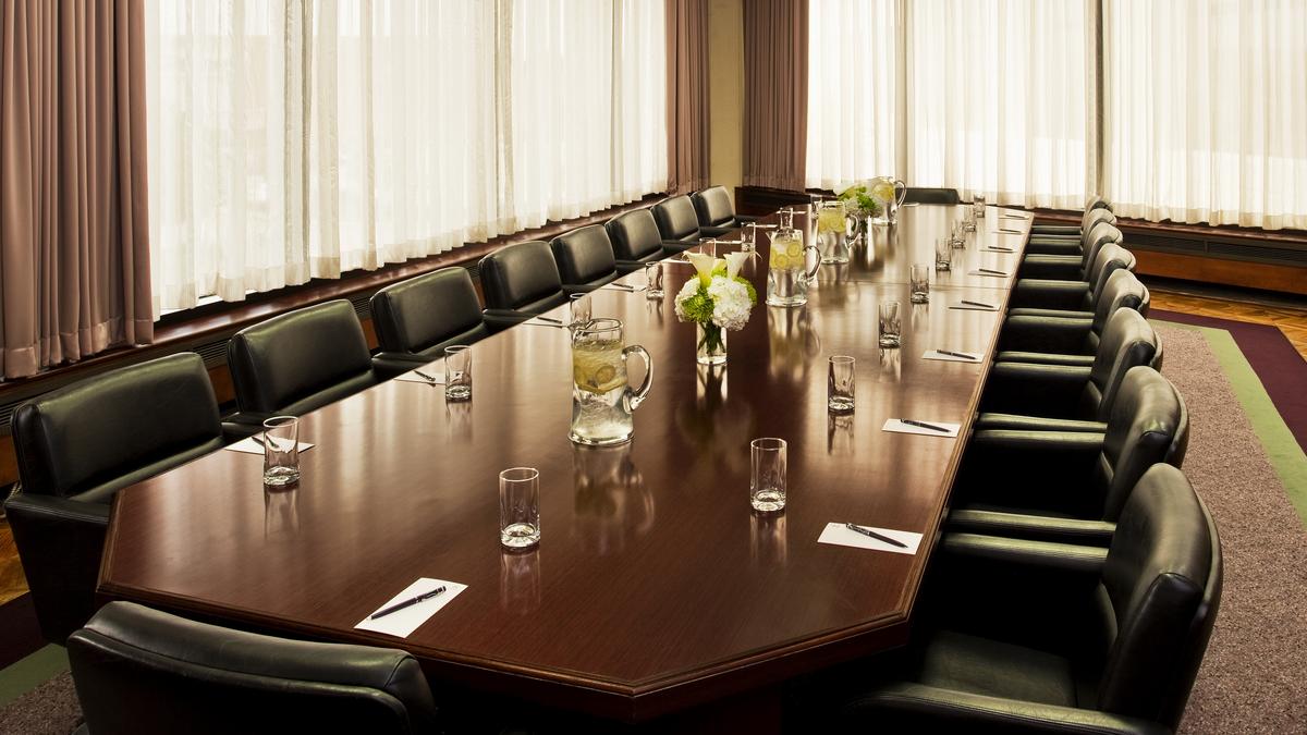 The dual CEO-board chair is an accepted practice. But why? - Phoenix ...
