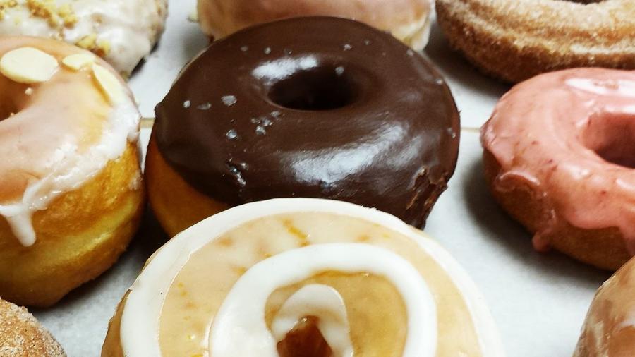 Monuts Donuts