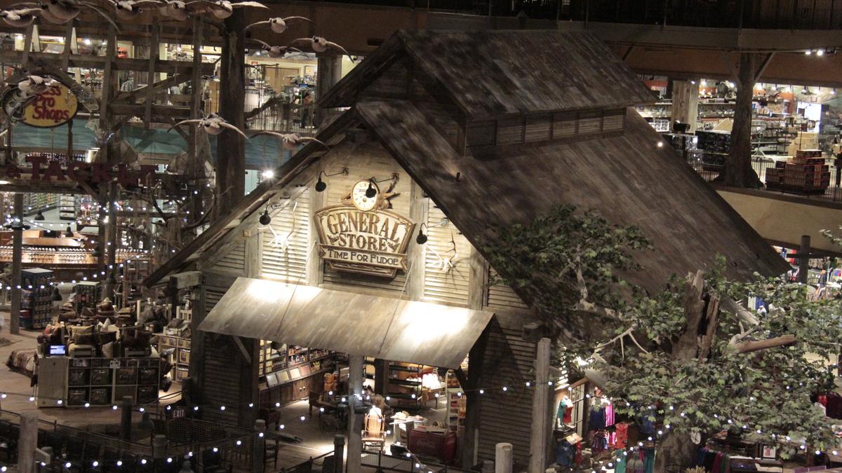 An interactive timeline of the Bass Pro Pyramid project in Memphis ...