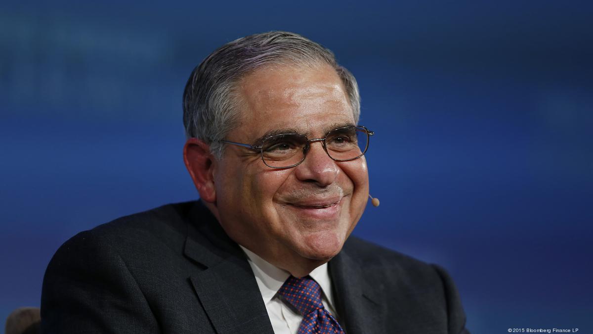 Occidental Petroleum CEO Stephen Chazen steps down, Vicki Hollub takes ...