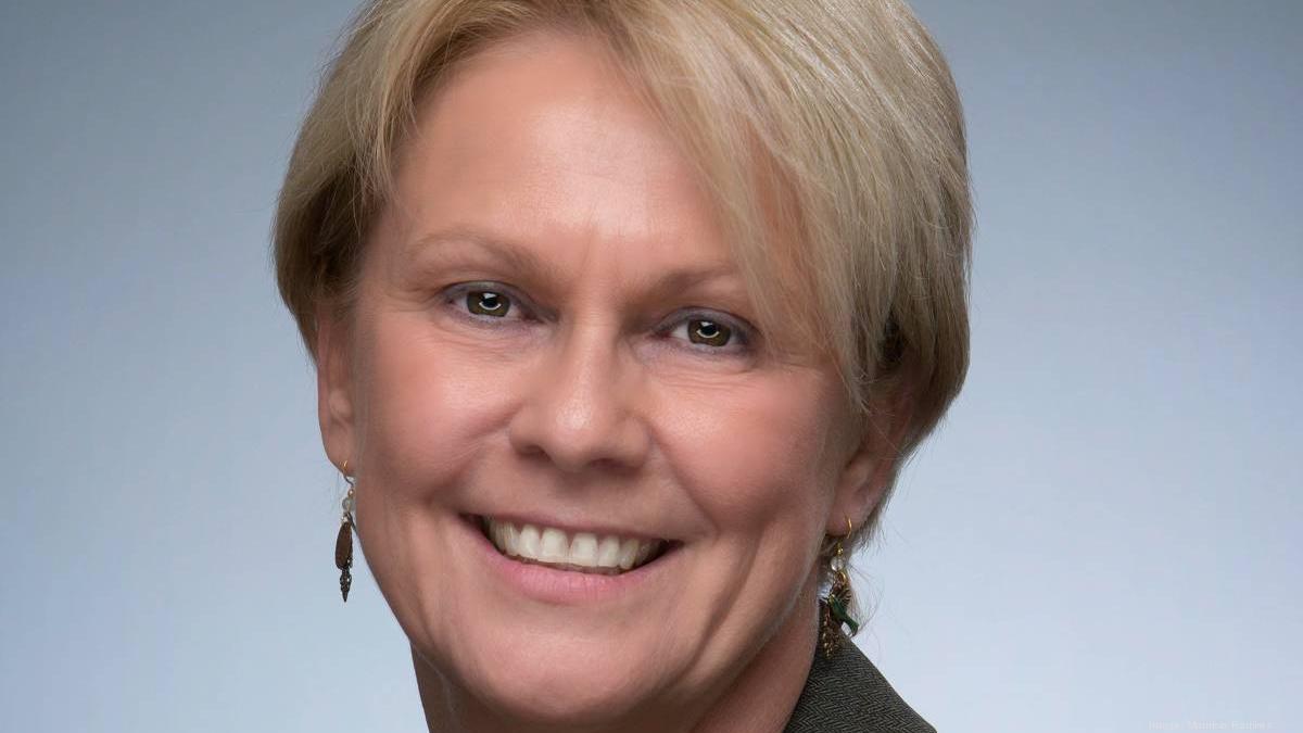 Occidental Petroleum CEO Stephen Chazen steps down, Vicki Hollub takes ...