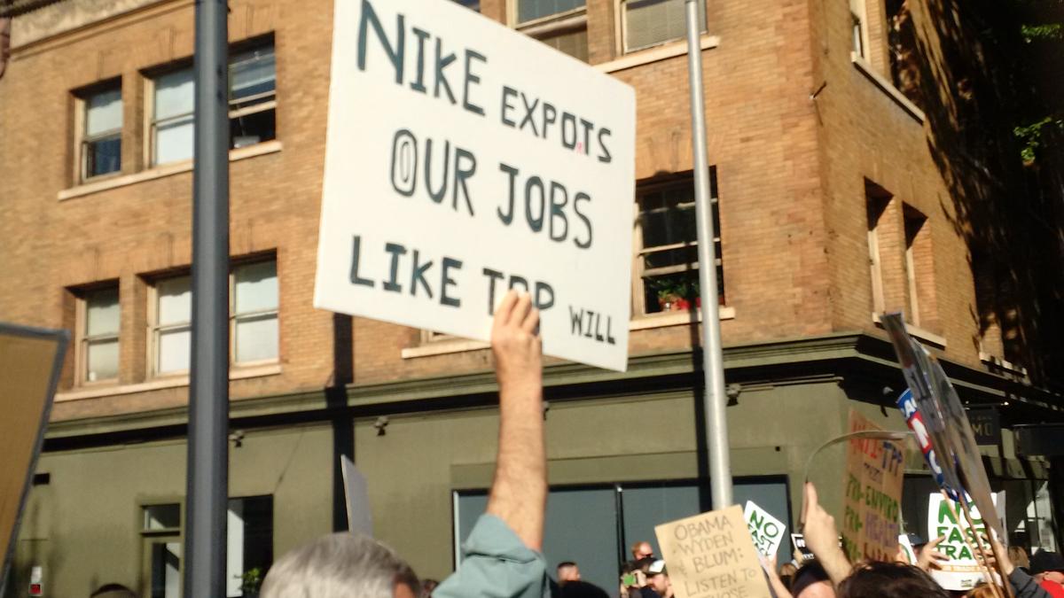 Trade protest greets President Obama - Portland Business Journal