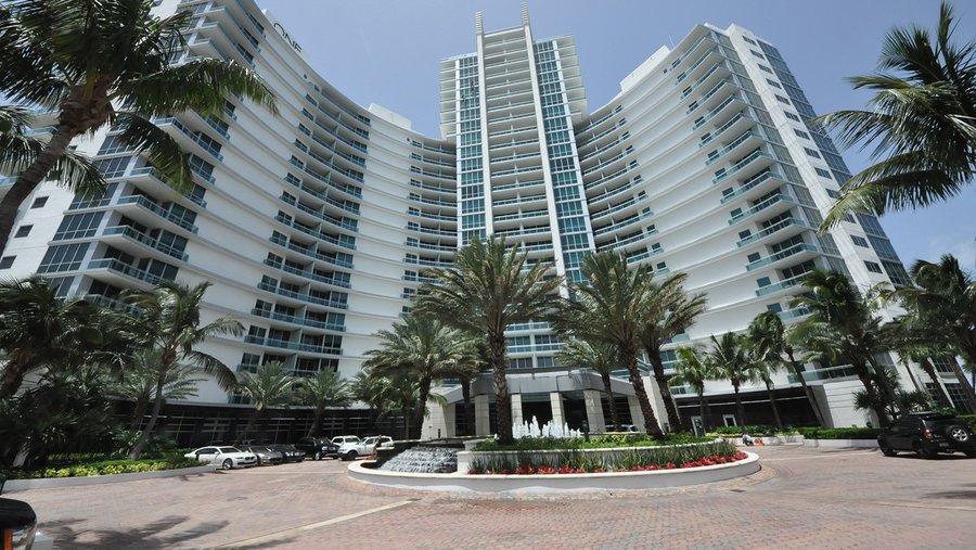 one bal harbour building