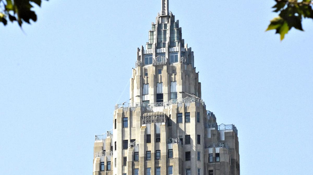 Spotted Pig owners go whole-hog with new venue atop famed skyscrapert ...