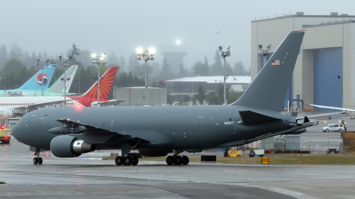 Boeing test jet flies for first time with new tanker refueling boom ...