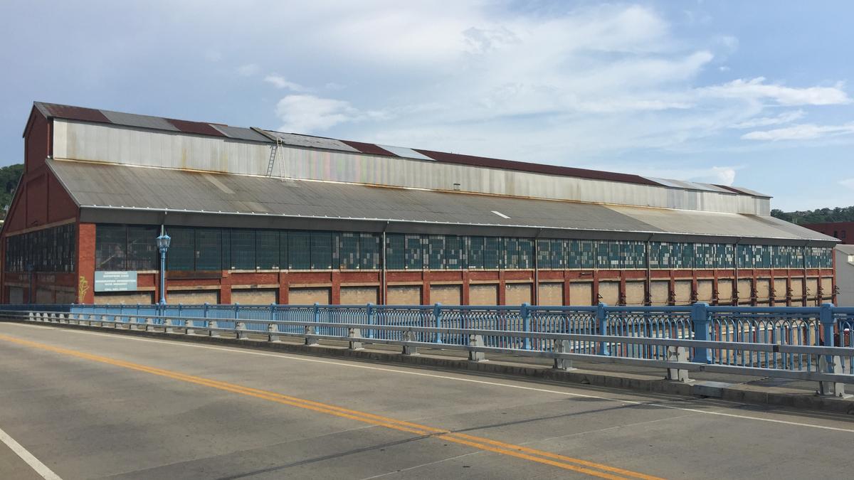 Uber leases entire 110,000 square feet of the Crucible Building ...