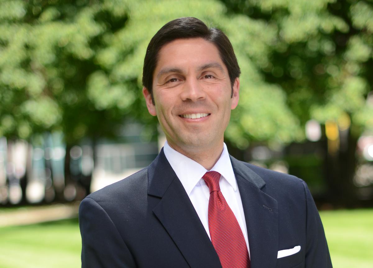 Dayton taps Barnes & Thornburg lawyer Peter Reyes Jr. to be a judge ...