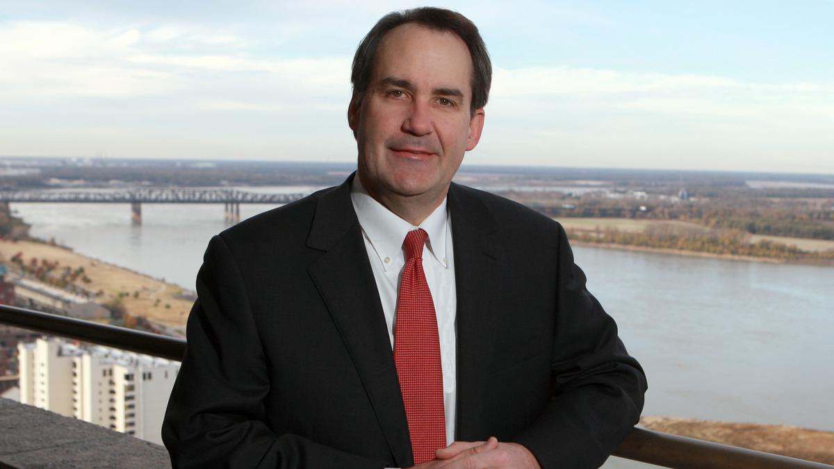 Kenney replaces Sammons' vacant seat on Airport Authority board ...