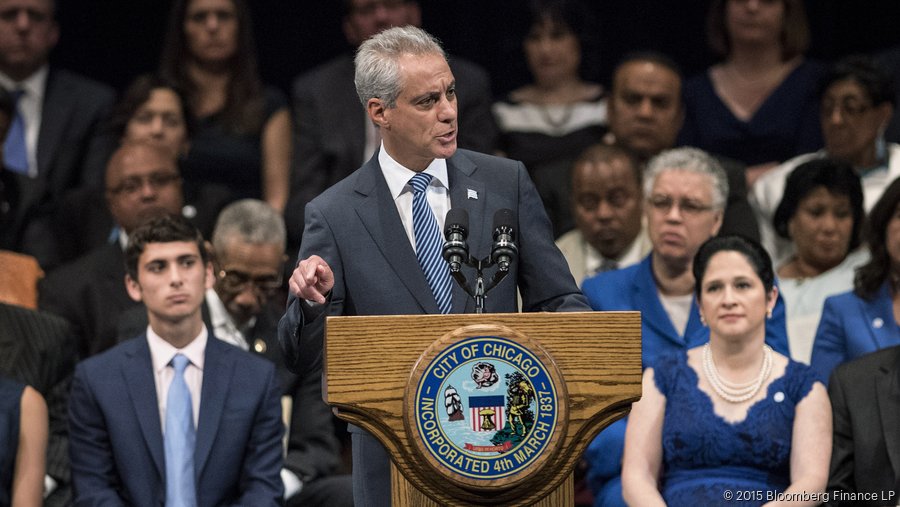 Mayor Rahm Emanuel gives Jamie Rhee, chief procurement officer, new ...