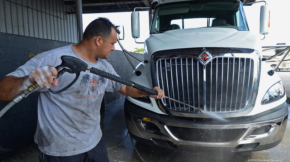 Navistar closing a plant in Alabama, adding jobs in Melrose Park ...