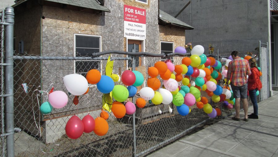 Edith Macefield's Ballard 'Up' house 'will float away, but not by air ...