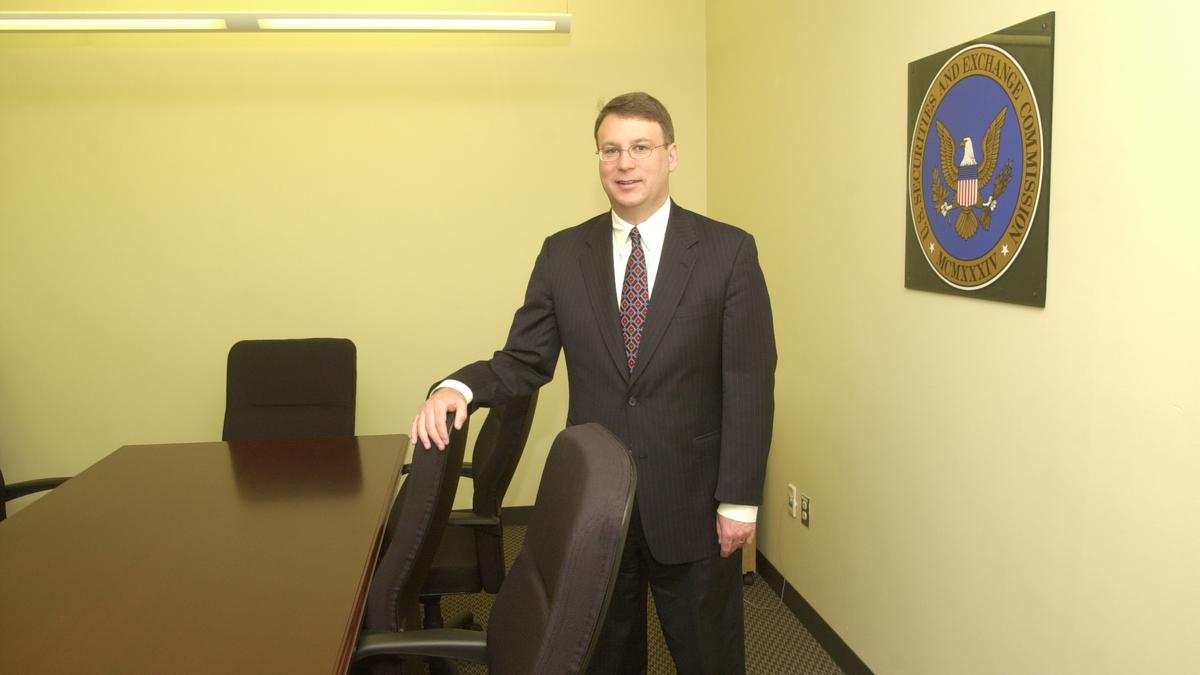 Longtime Philadelphia SEC leader Dan Hawke heads back to private ...