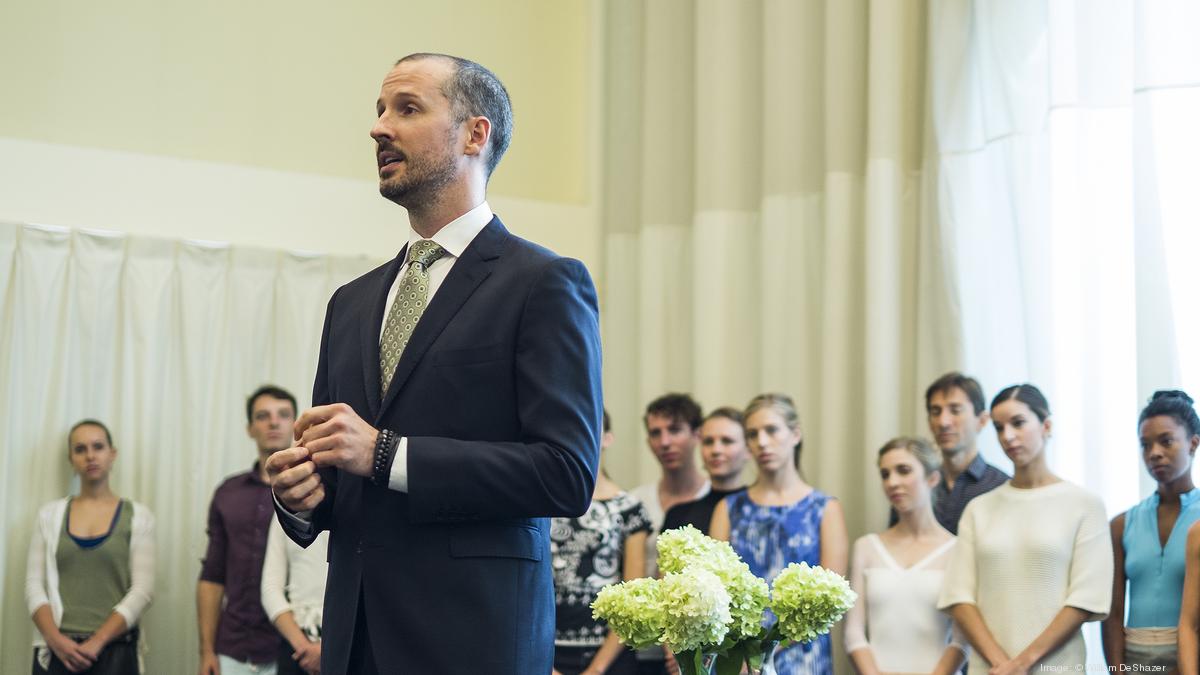 Louisville Ballet's Robert Curran resigns - Louisville Business First