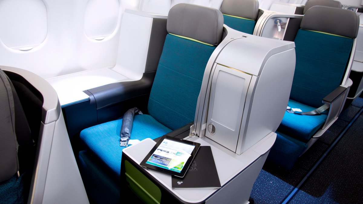 Aer Lingus upgrades premium cabin on flights between Chicago and Dublin ...