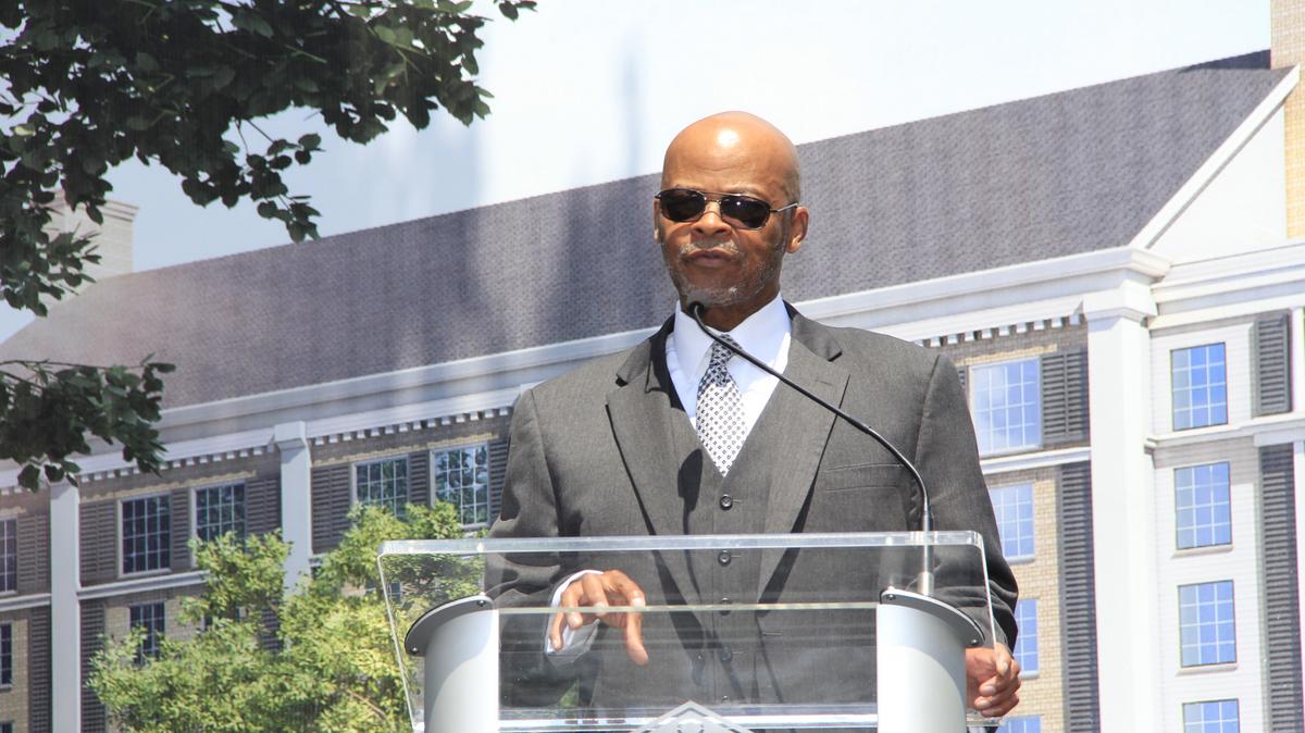 Memphis Housing Authority ends Robert Lipscomb's paid suspension ...