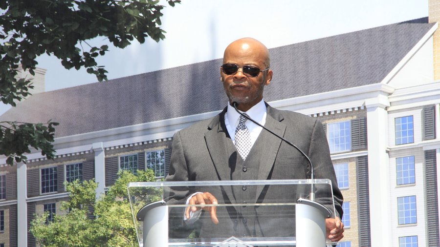 Memphis Housing Authority ends Robert Lipscomb's paid suspension ...