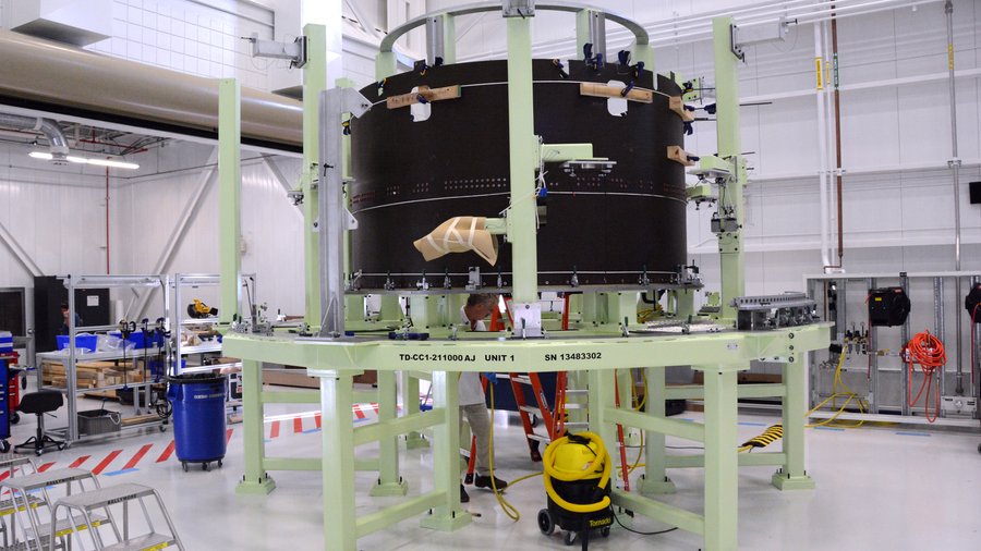 NASA announces astronauts to crew Boeing CST-100 Starliner and SpaceX ...