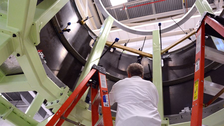 NASA announces astronauts to crew Boeing CST-100 Starliner and SpaceX ...