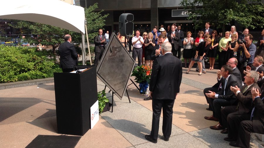 Pittsburgh names new Jim Rohr Way for former PNC Financial Services ...
