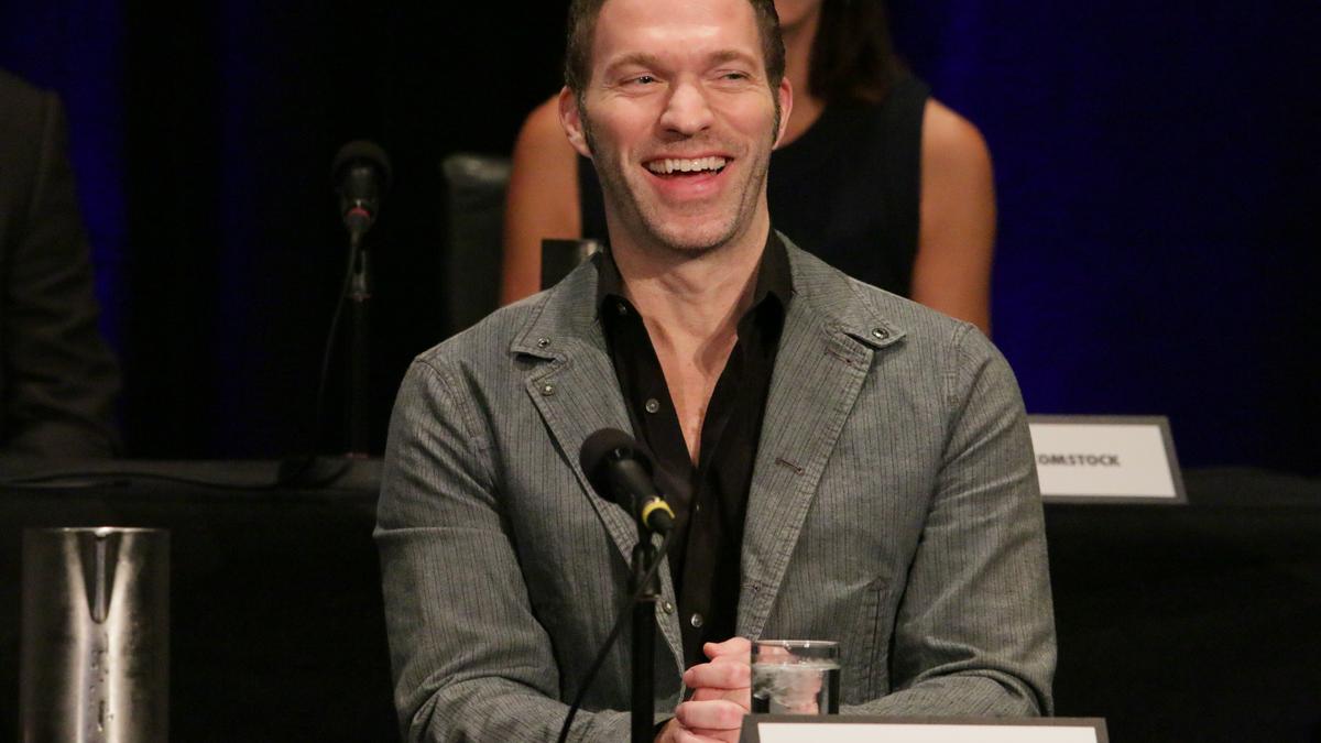 Travis Knight gets control of $2.3 billion in Nike stock, sort of ...