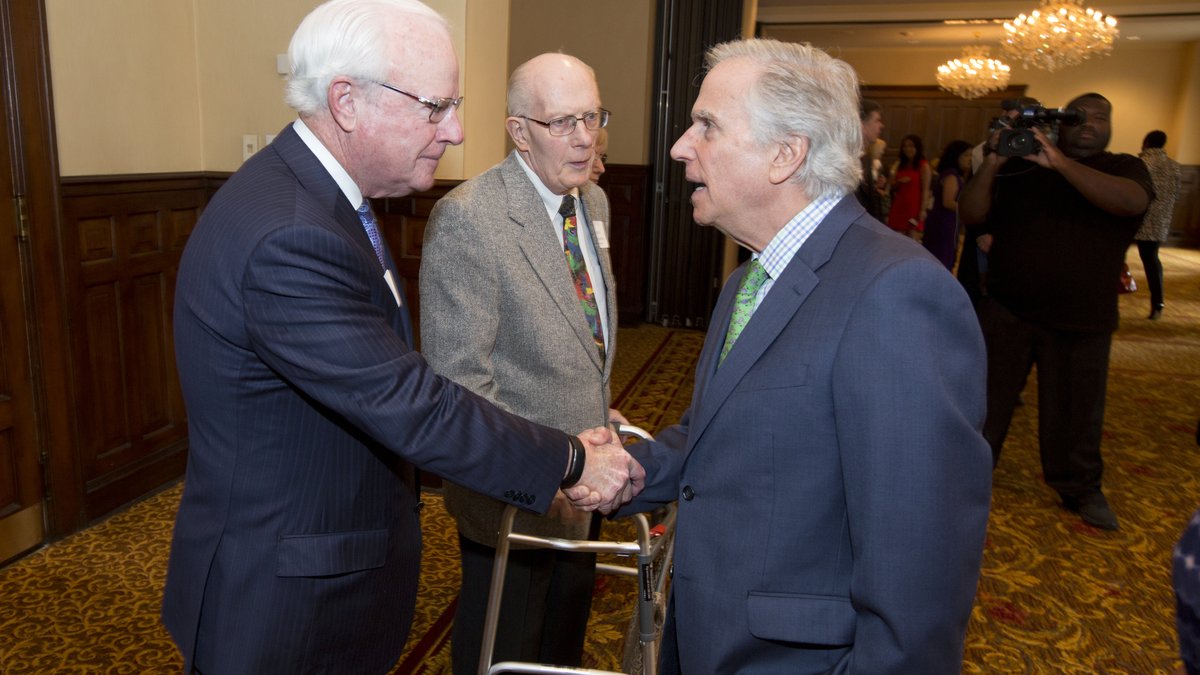 Prominent Milwaukee bank CEO and Art Museum board member dies at 81 ...