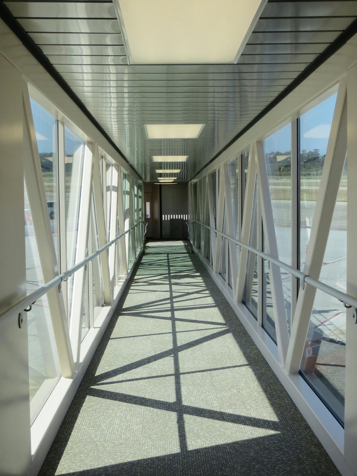 City asked to OK glass jetways for new Wichita Mid-Continent Airport ...