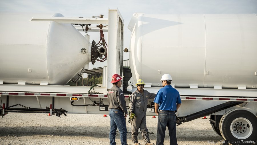 Lake Truck Lines unveils "silo setter" to lower costs in the oil field ...
