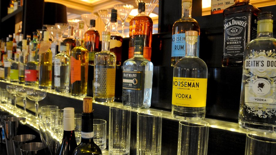 Commodore Bar and Restaurant reopens after 5-year hiatus - Minneapolis ...