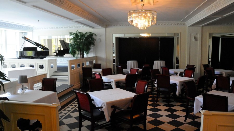 Commodore Bar and Restaurant reopens after 5-year hiatus - Minneapolis ...