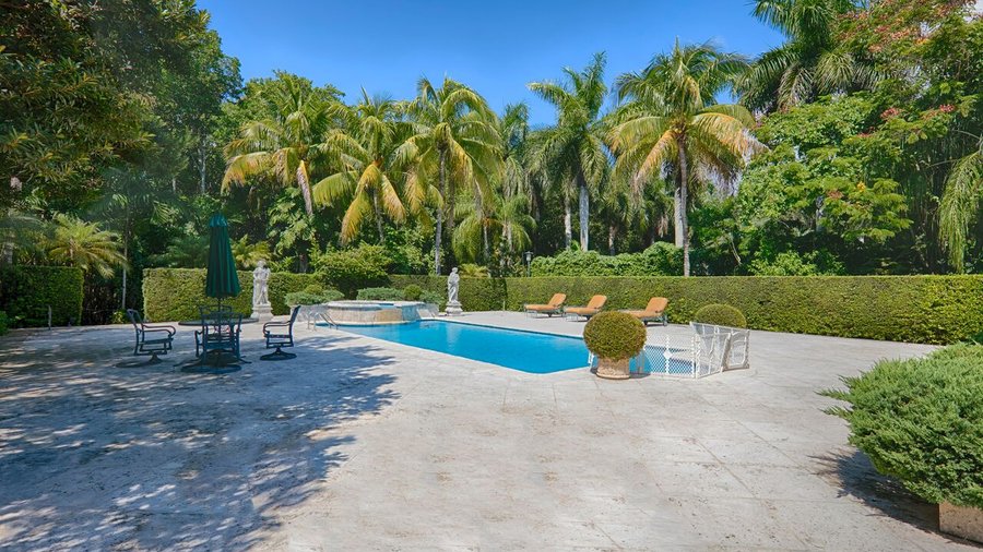Former Carnival Cruise Lines CEO Bob Dickinson lists Coral Gables home ...