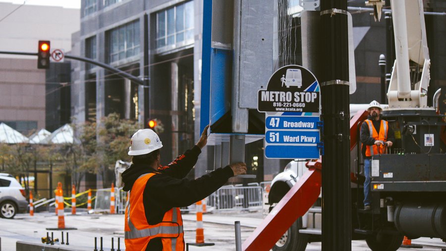 Stop is a sign of movement for KC's streetcar line - Kansas City ...