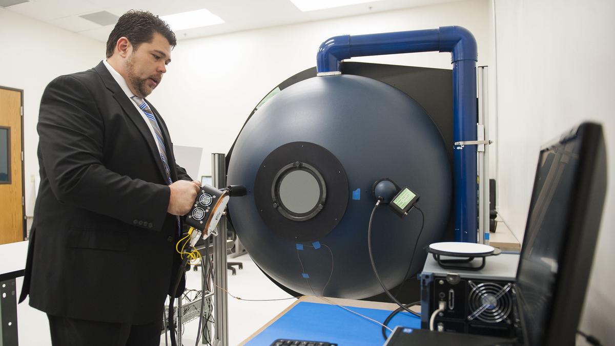 LED testing group that helped develop 'Boeing Sky' opens lab in Redmond ...
