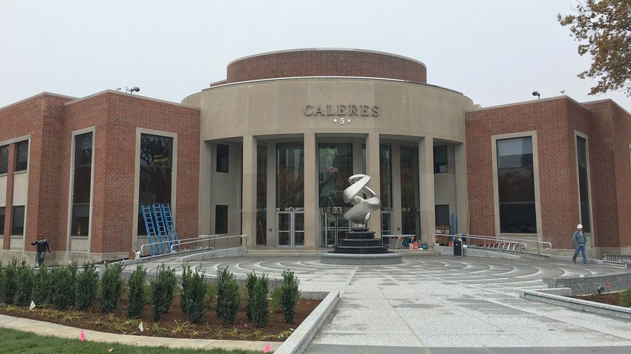 Retailer plans move from big campus to Clayton office - St. Louis ...