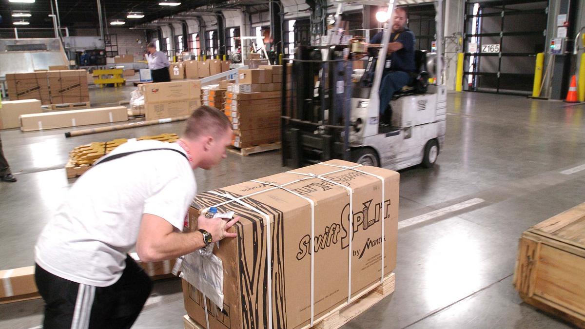 UPS plans to build $18 million warehouse near Outer Loop - Louisville ...